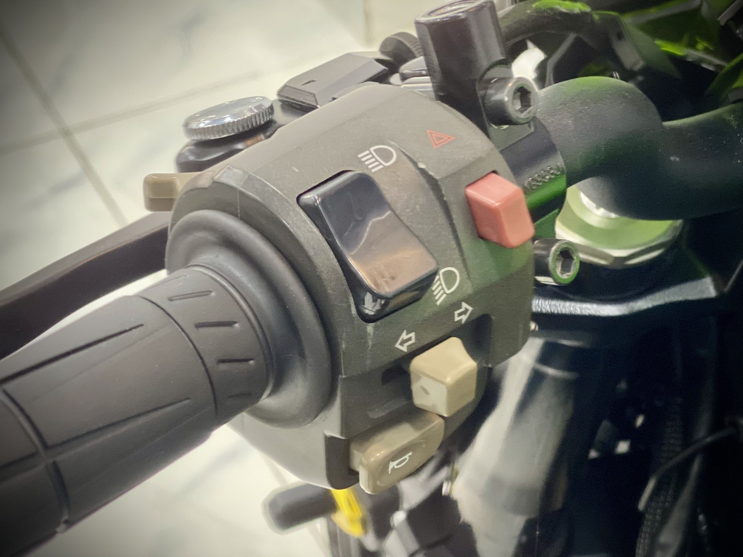 KAWASAKI Z1000 2017 ODO 14000 GIÁ 225 TRIỆU - THÁI THUẬN MOTOR